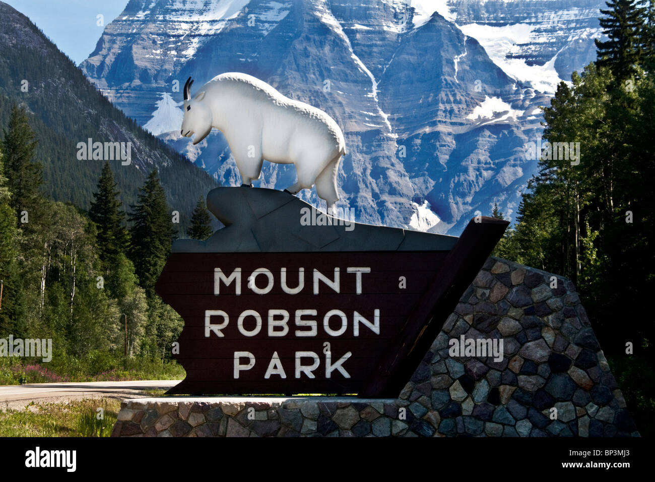 Sign with mountain goat at Mount Robson Park, Canada Stock Photo - Alamy