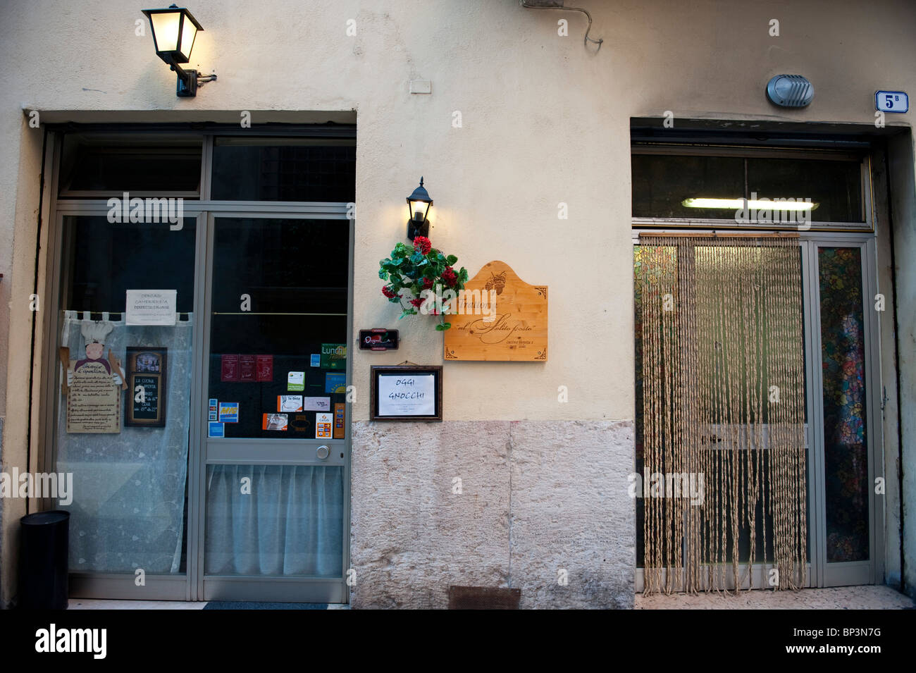 Traditional trattoria, Verona Italy Stock Photo - Alamy
