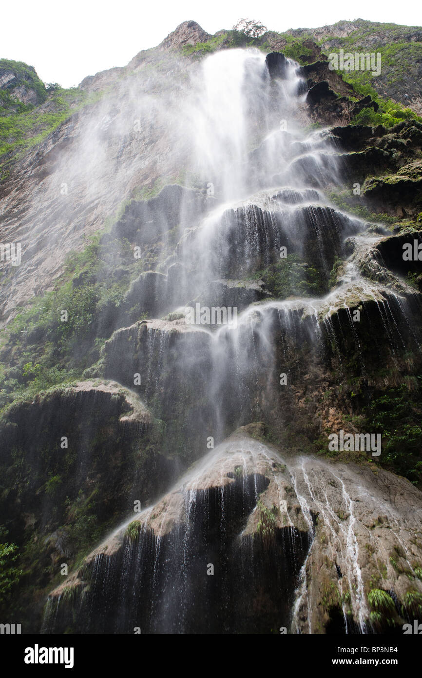 The famous "Christmas Tree" formation on the Sumidero Canyon, Chiapas ...