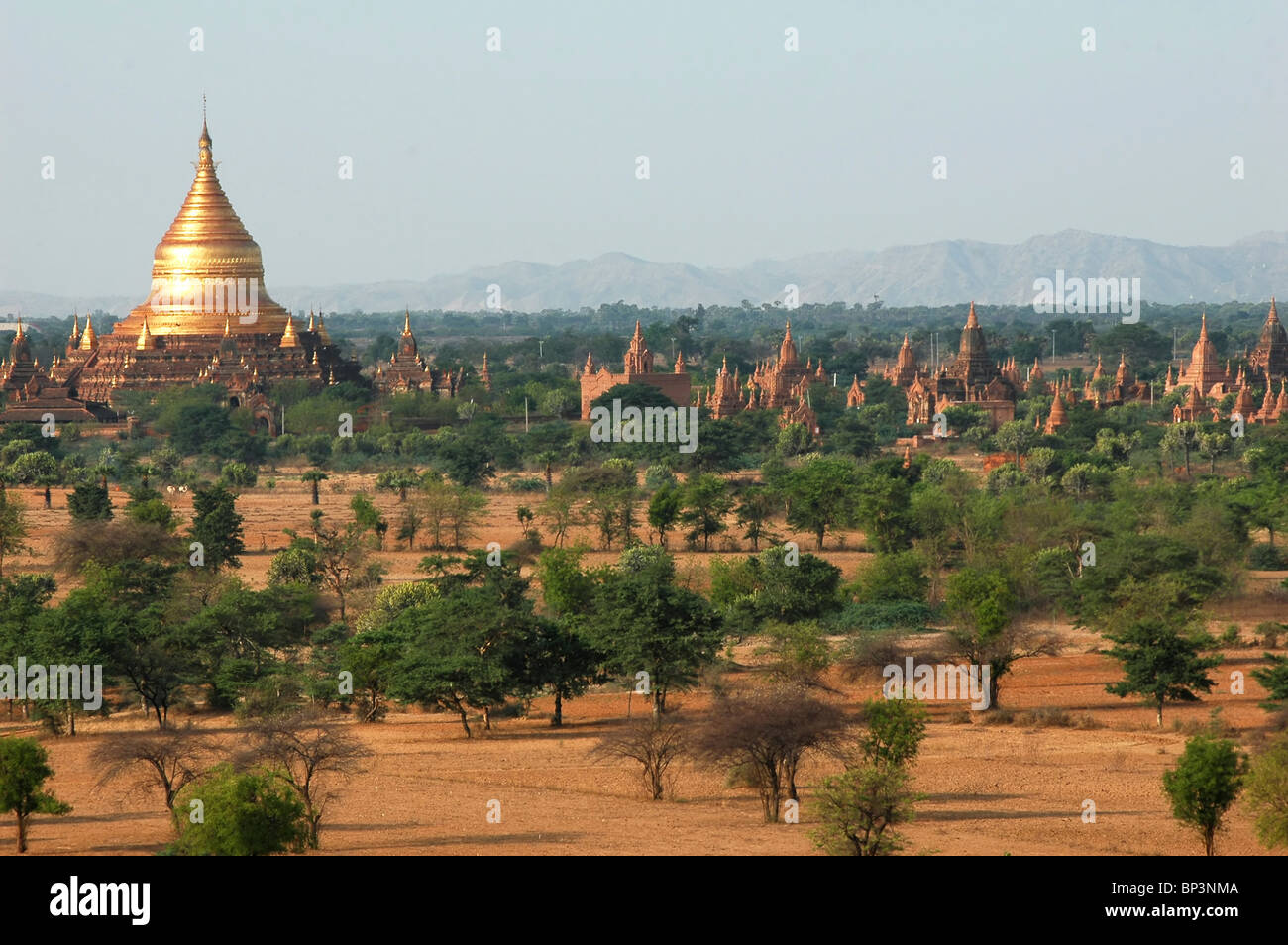 Temples of bagan golden dome hi-res stock photography and images - Alamy