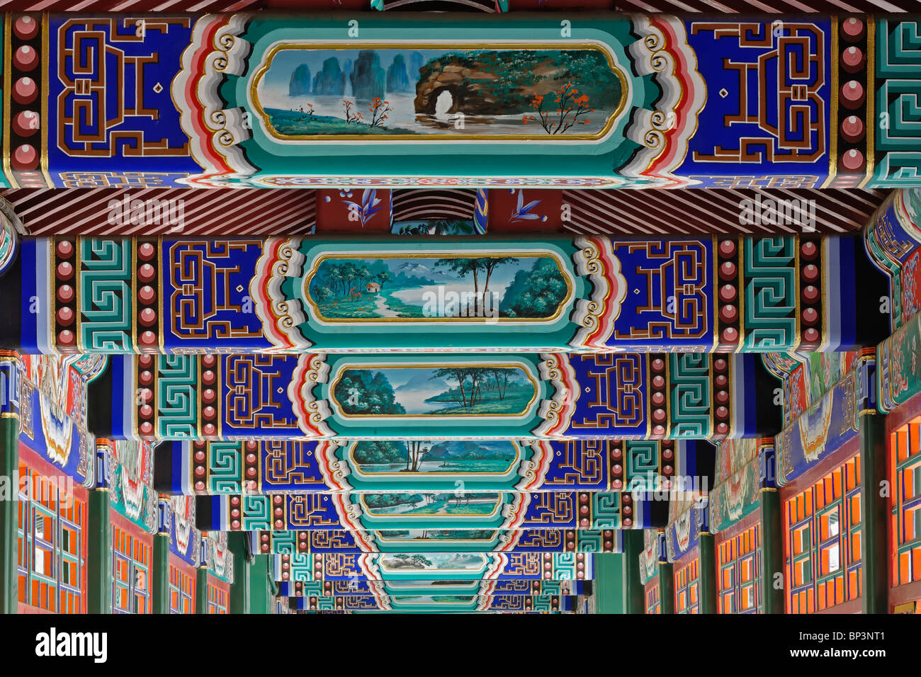 Colorfully painted corridor details, Zhongshan Park, Beijing, China ...