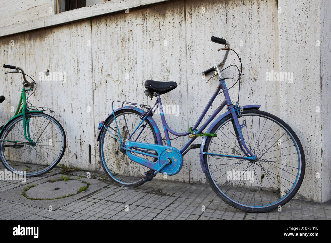 Bike propped against a wall hi-res stock photography and images - Alamy