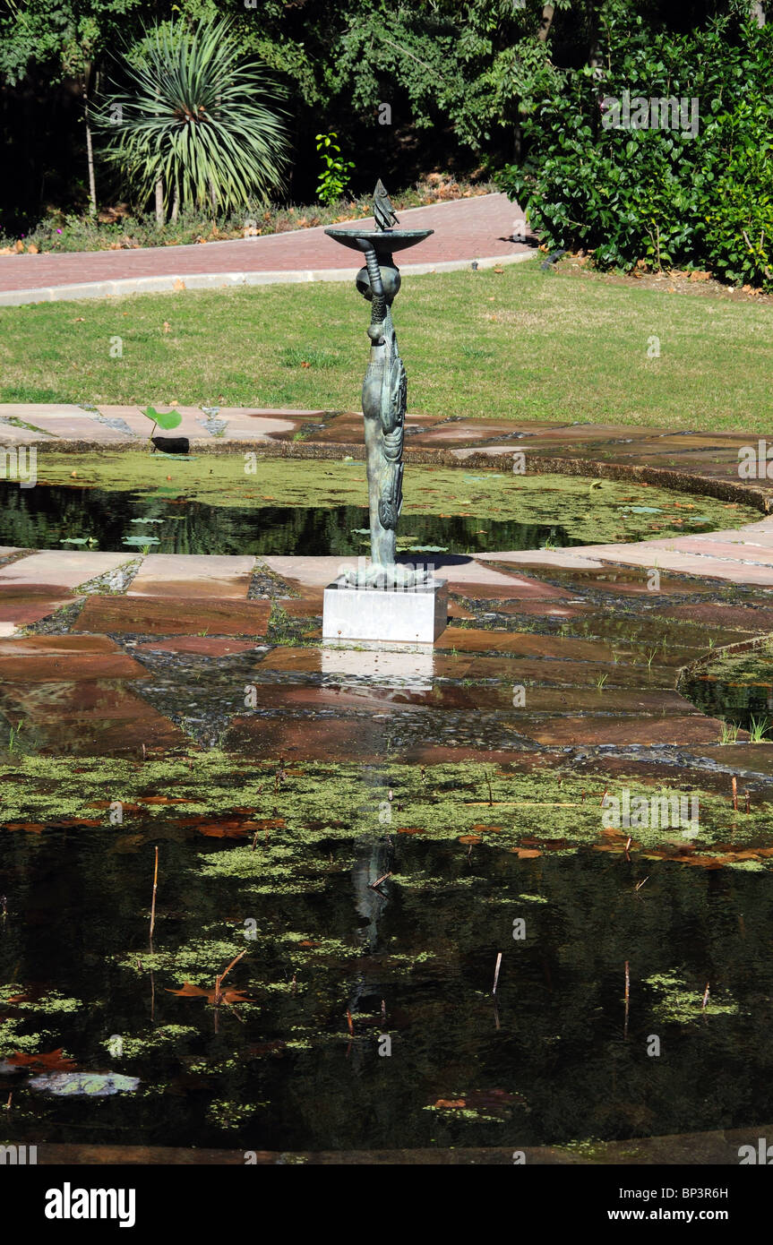 Historical Botanical Gardens (La Concepcion), Fountain in the Lotus ...