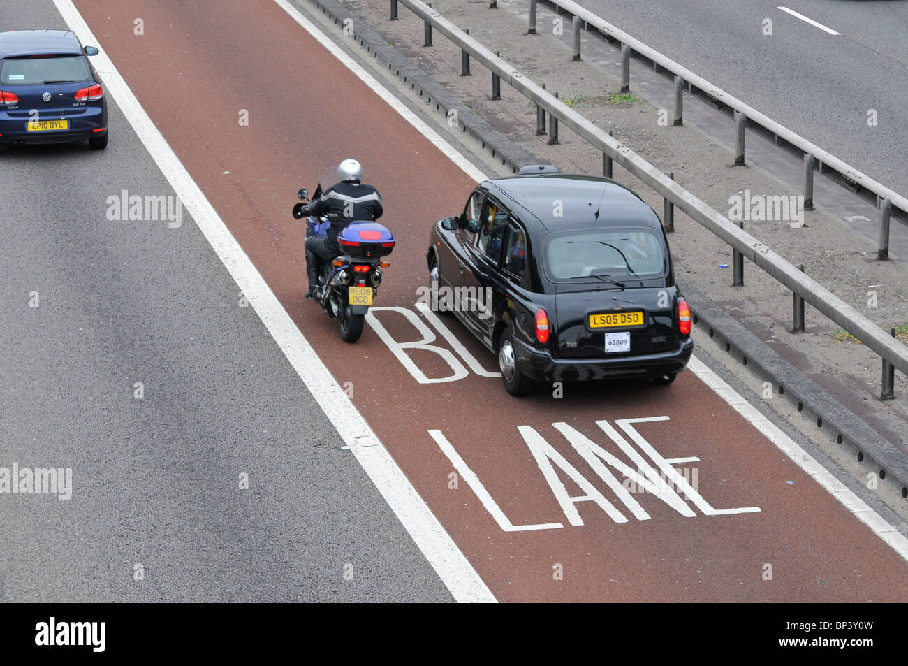 TRAFFIC IN THE M4 BUS LANE BETWEEN HESTON AND OSTERLEY, EASTBOUND ...