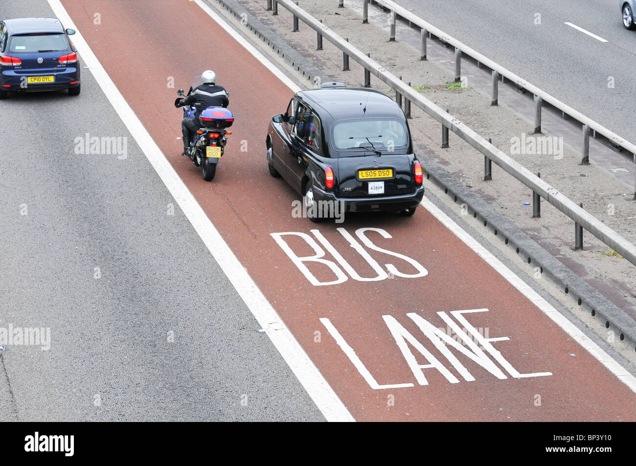 TRAFFIC IN THE M4 BUS LANE BETWEEN HESTON AND OSTERLEY, EASTBOUND ...