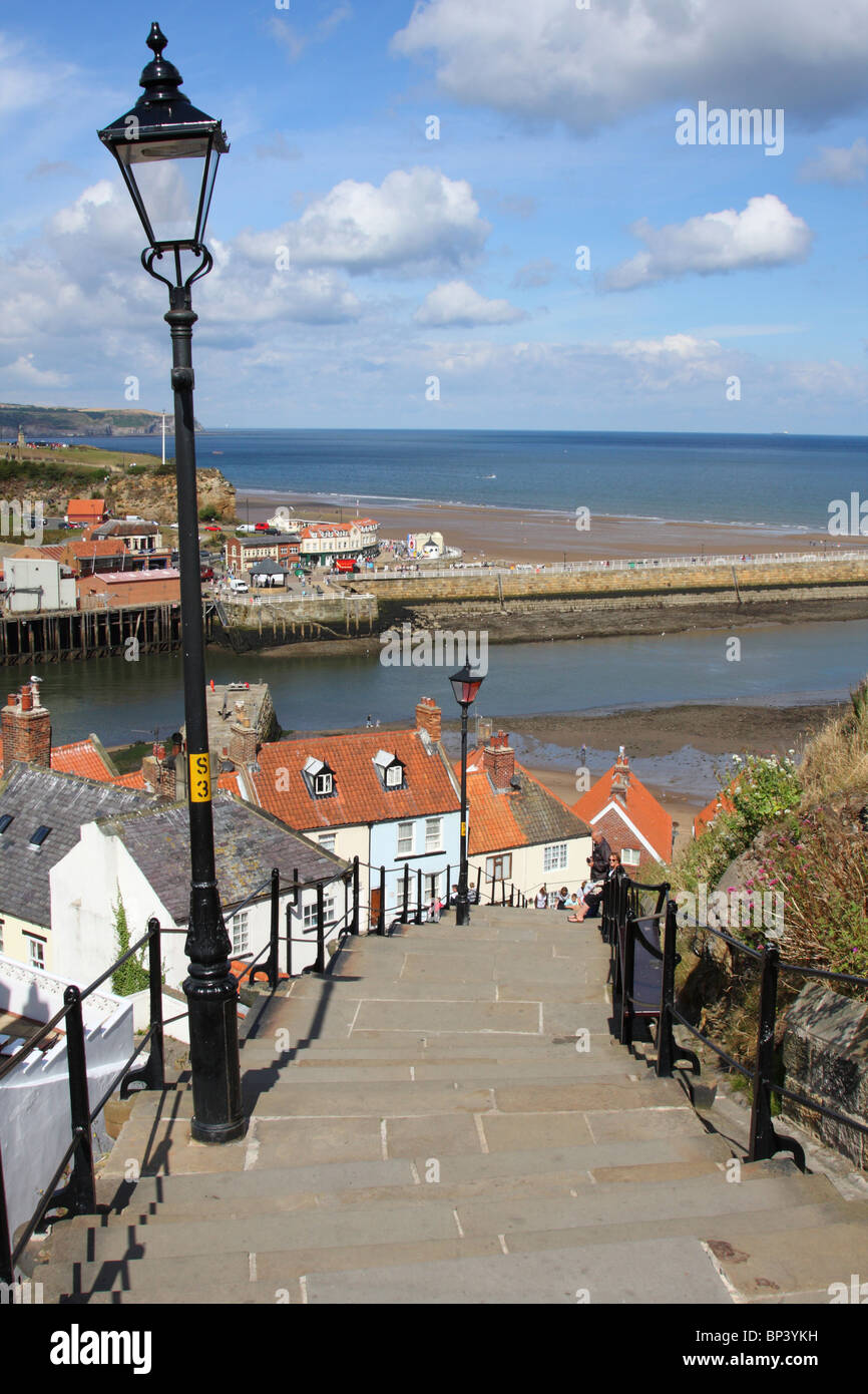Whitby steps hi-res stock photography and images - Alamy
