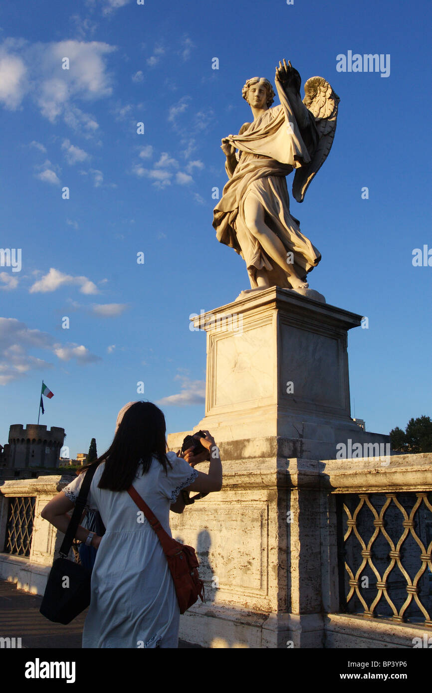 Angel bridge rome hi-res stock photography and images - Alamy
