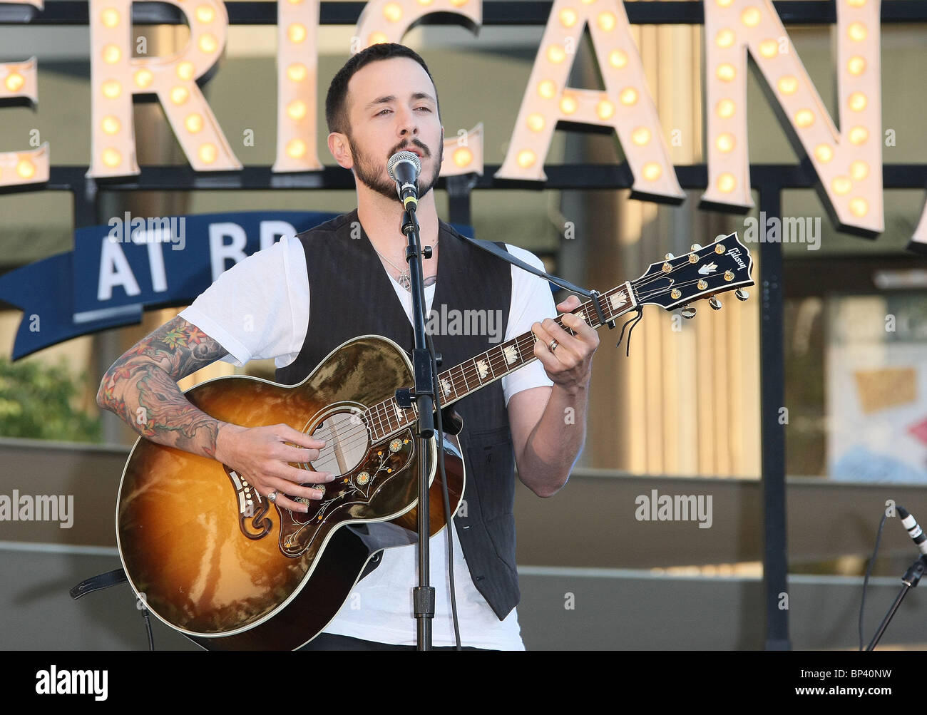 MATT MORRIS SUMMER CONCERT SERIES AT THE AMERICANA AT BRAND MALL ...