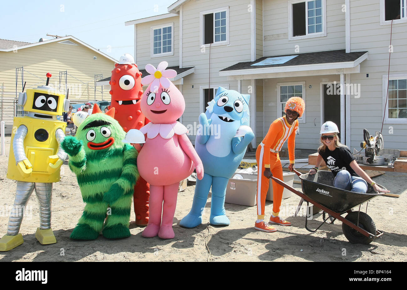 YO GABBA GABBA DJ ROK YO GABBA GABBA! AND CELEBRITY FRIENDS CELEBRATE ...