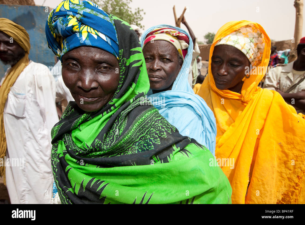 Food distribution africa queue hi-res stock photography and images - Alamy
