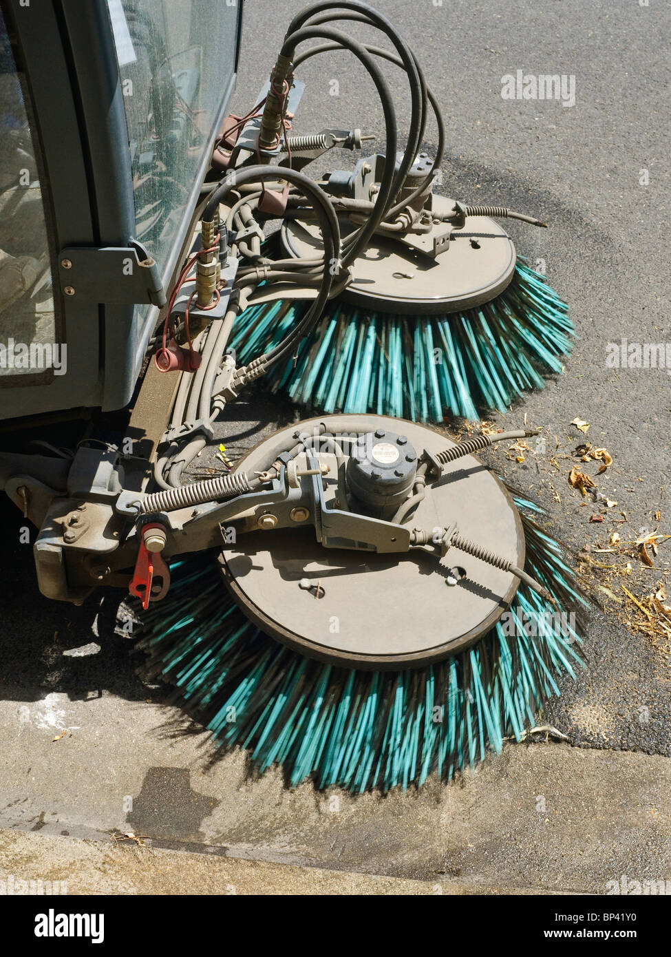 Mechanical brushes hi-res stock photography and images - Alamy
