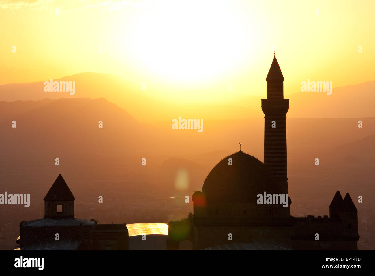 Ishak Pasa Palace in Dogubayazit Turkey Stock Photo - Alamy