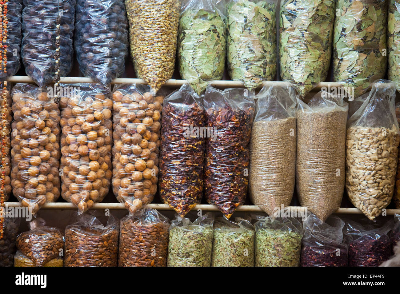 Spices in the bazaar, Dohuk, Kurdistan, Iraq Stock Photo - Alamy