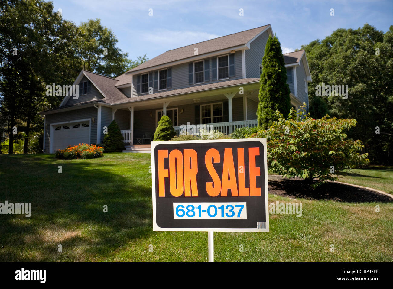 Suburban life england hi-res stock photography and images - Alamy