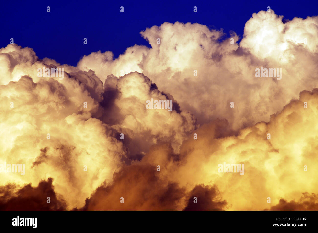 Ash clouds hi-res stock photography and images - Alamy
