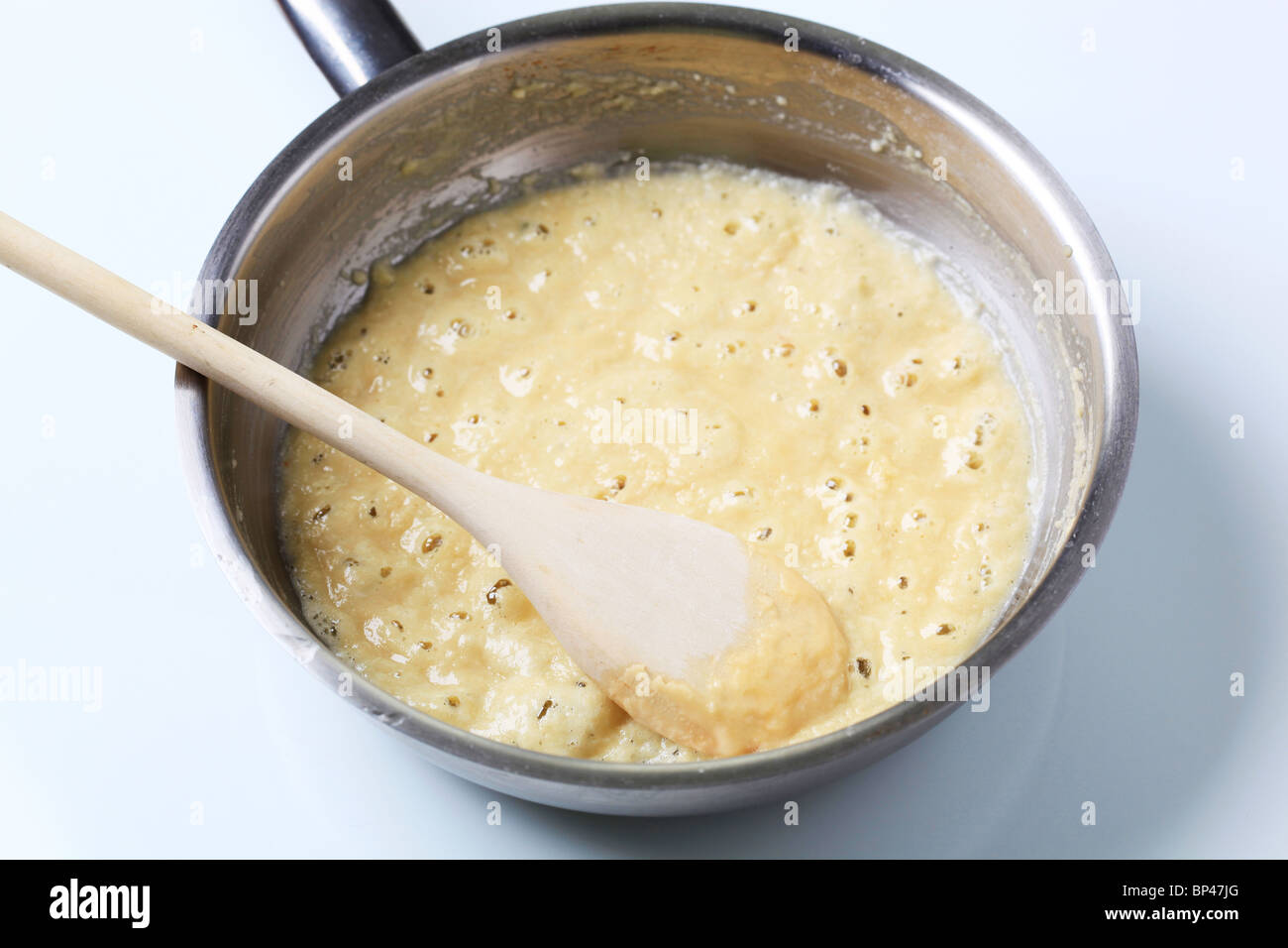 Pan of bechamel sauce hi-res stock photography and images - Alamy
