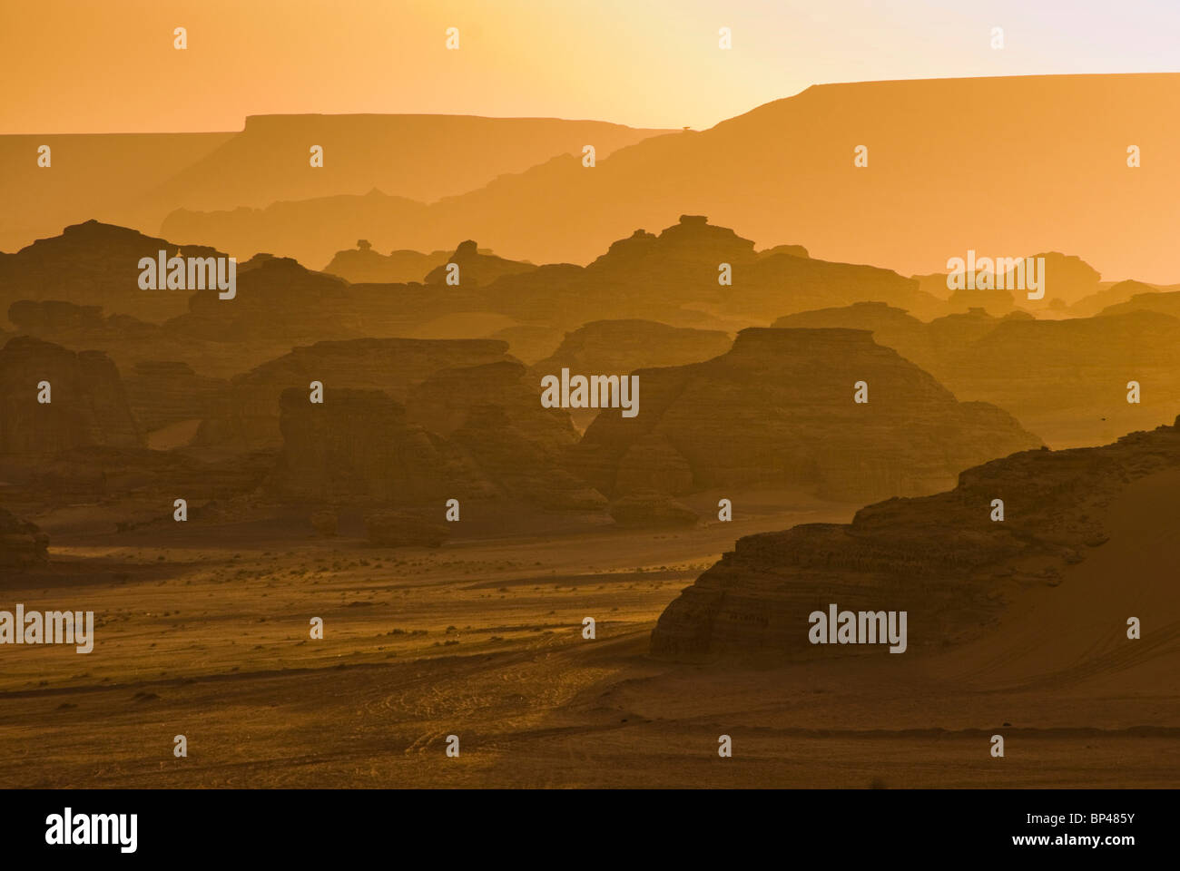 Al ula and saudi arabia and sunset hi-res stock photography and images ...