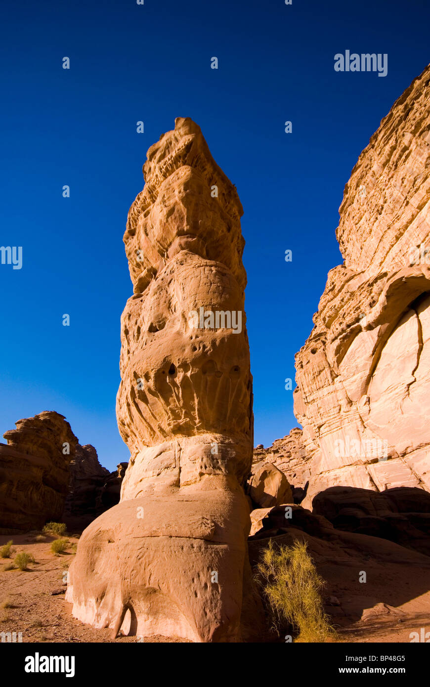 Saudi Arabia, big rock in Hisma desert north of Tabuk Stock Photo - Alamy