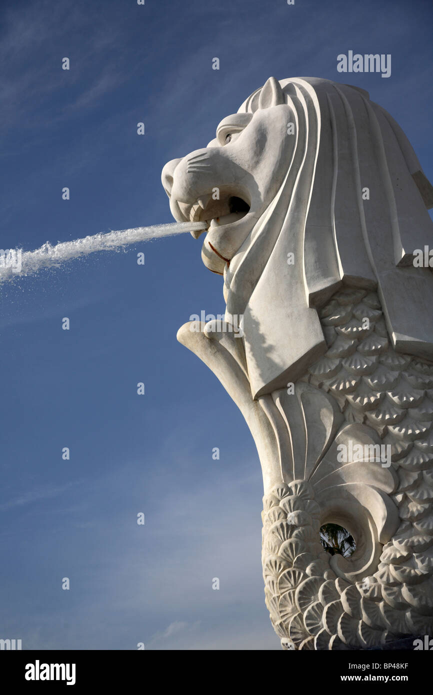 Singapore. Merlion statue in the Merlion Park Stock Photo - Alamy