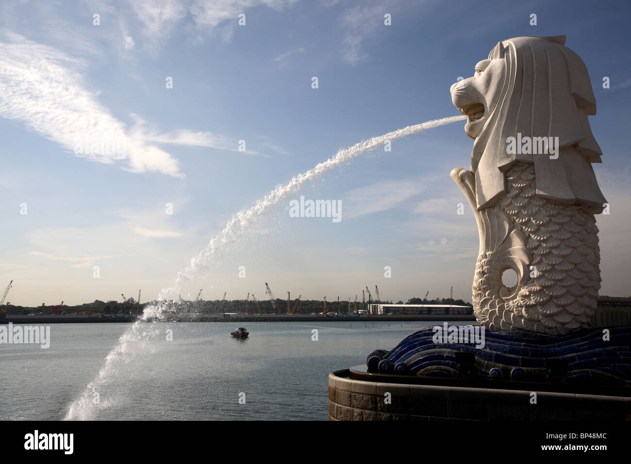 Singapore. Merlion statue in the Merlion Park Stock Photo - Alamy