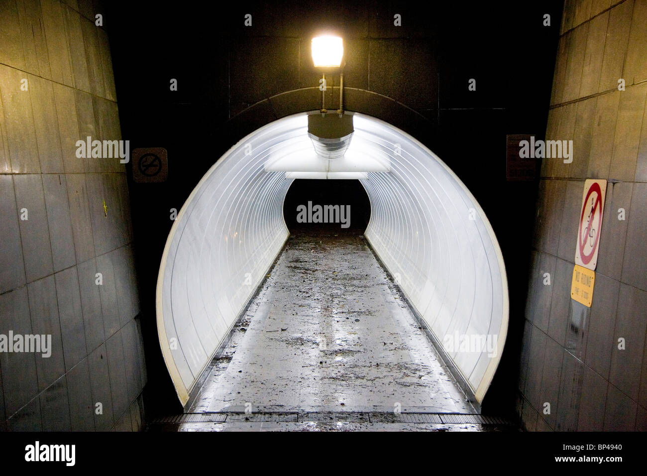 Pedestrian tunnel circle hi-res stock photography and images - Alamy
