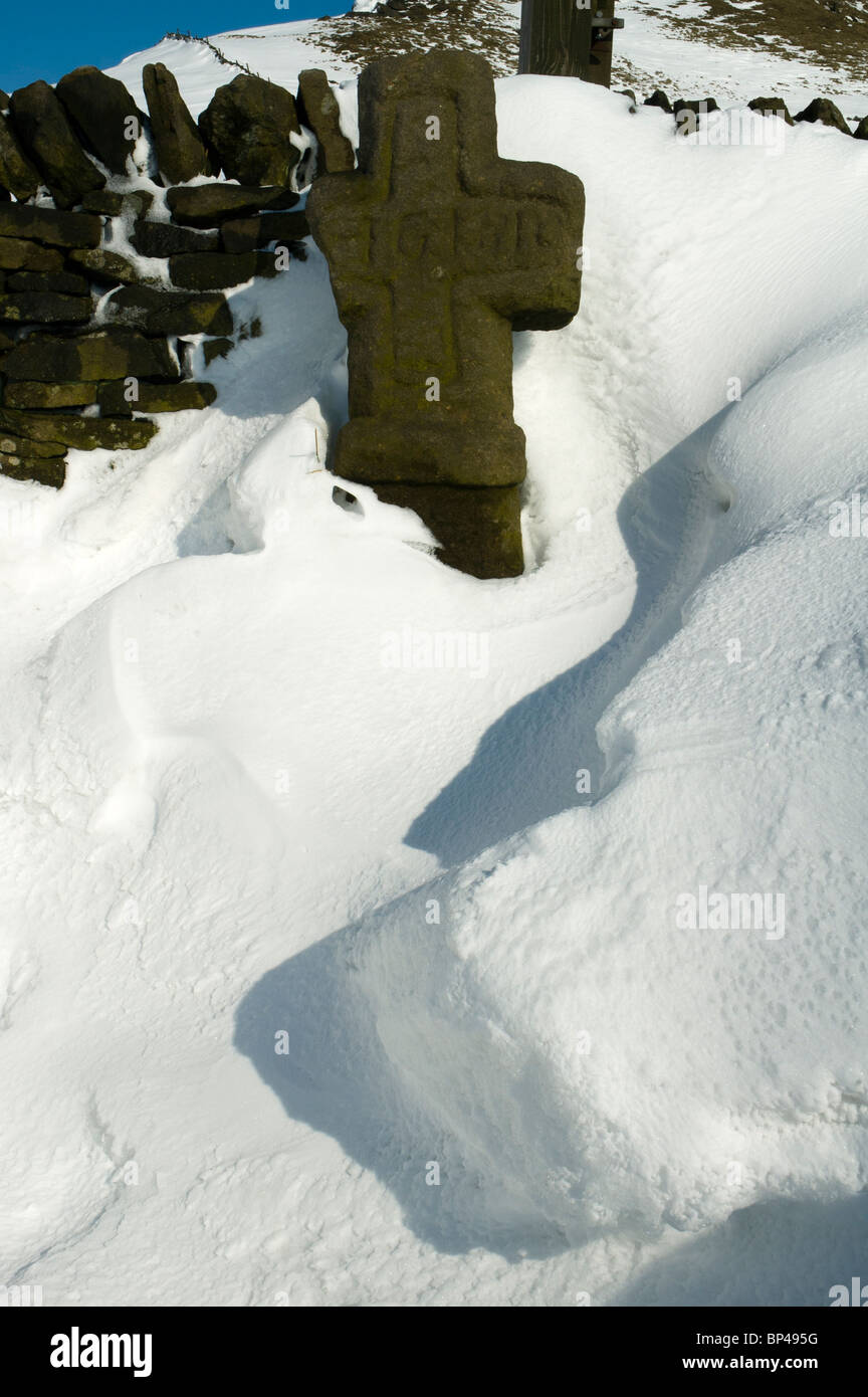 Edale Cross in winter, between Hayfield and Edale, Peak District ...
