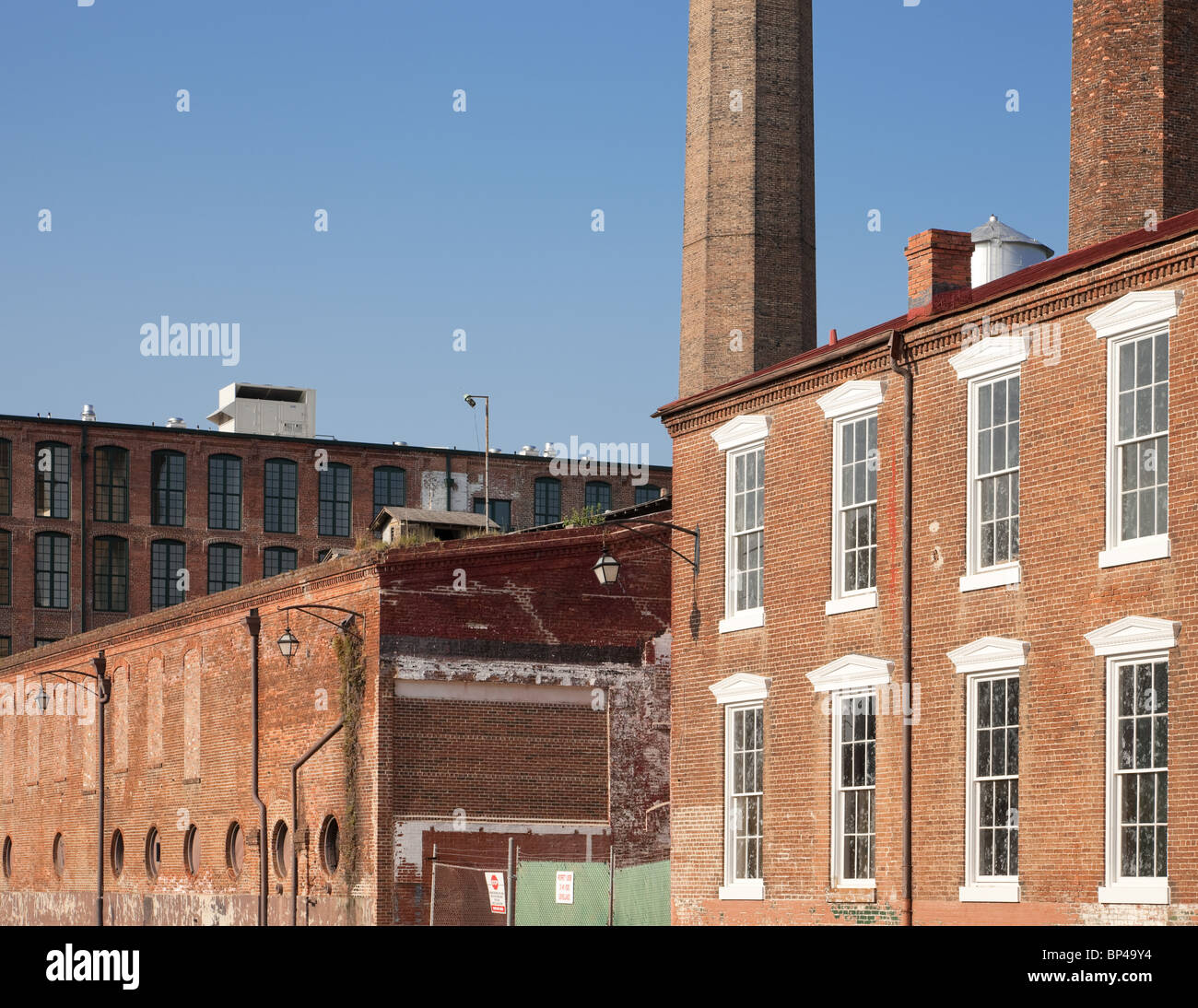 Old industrial brick warehouse building hi-res stock photography and ...