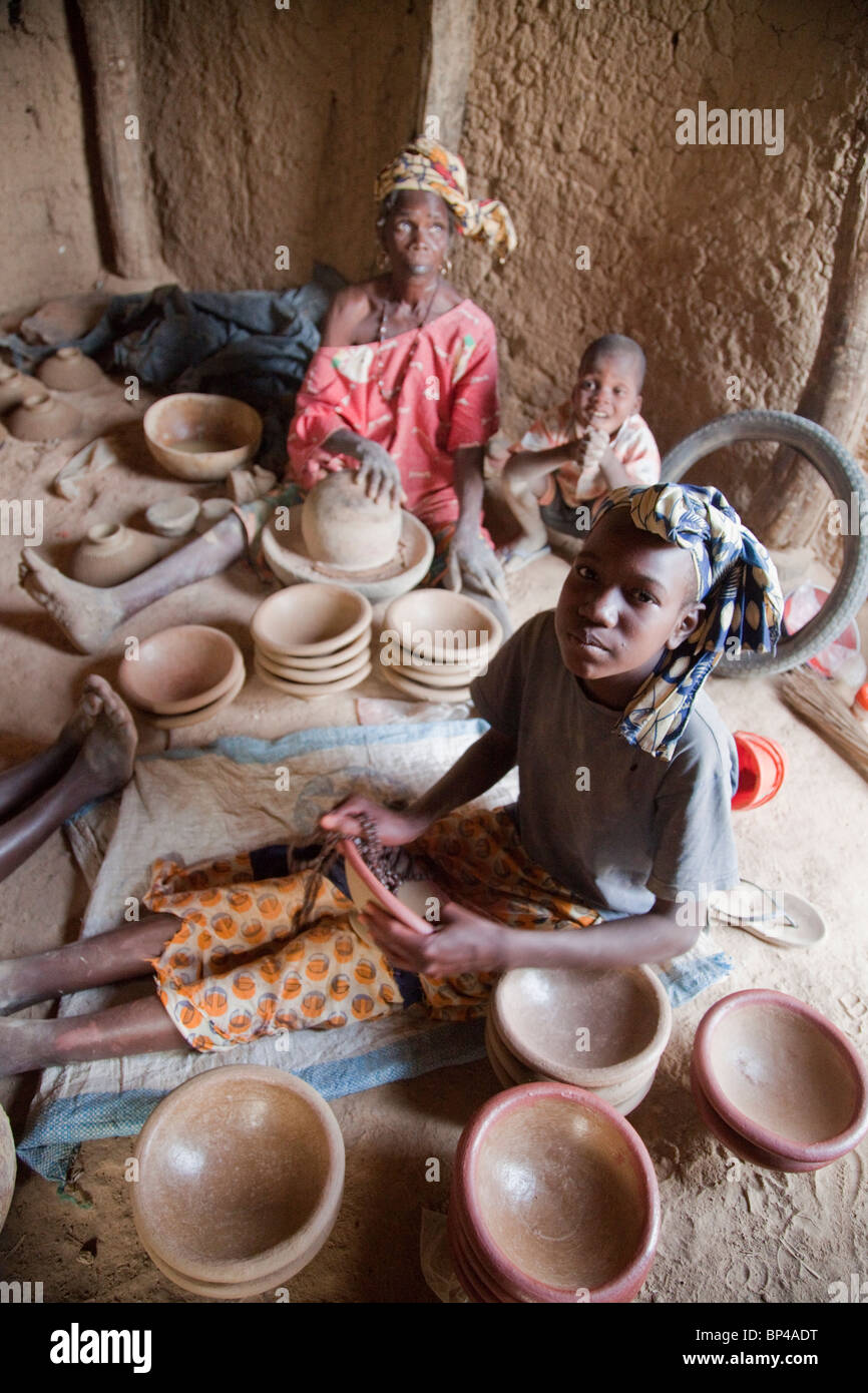 Mali segou pottery hi-res stock photography and images - Alamy