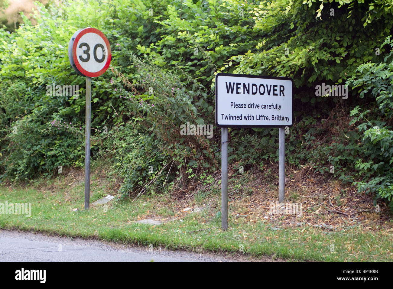 Street sign for the village of Wendover in Buckinghamshire Stock Photo ...