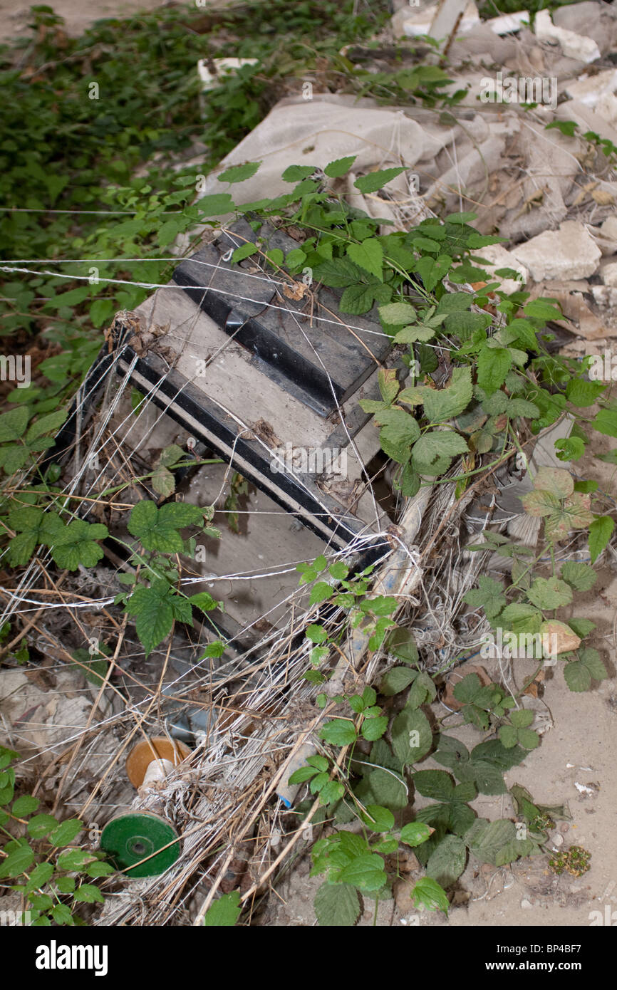 Disused warehouse hi-res stock photography and images - Alamy