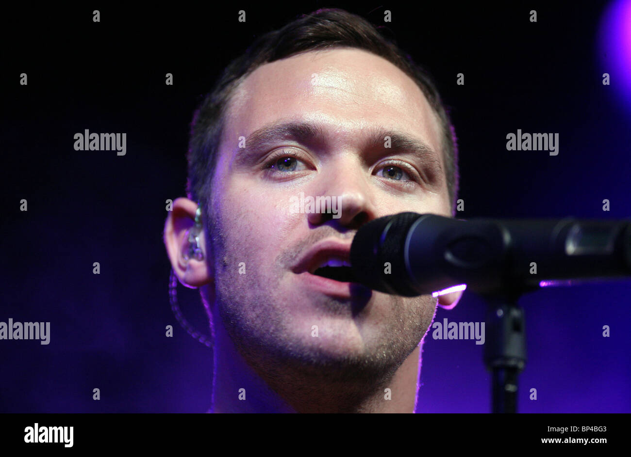 Pop idol will young hi-res stock photography and images - Alamy