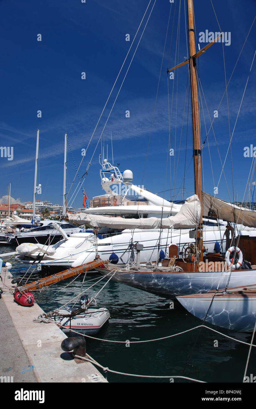 Harbour cannes film festival hi-res stock photography and images - Alamy