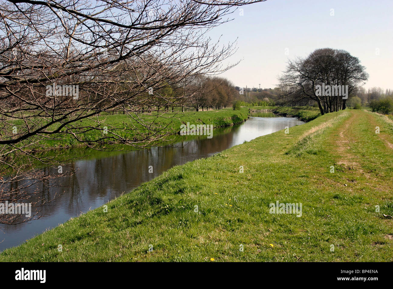 UK, England, Cheshire, Stockport, River Mersey passing through Cheadle ...