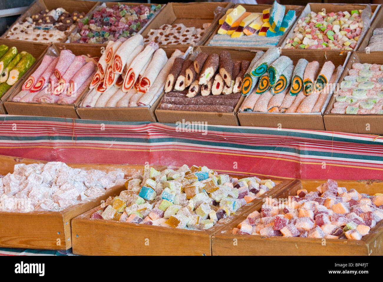 Sweets shop in the bazaar, Dohuk, Kurdistan, Iraq Stock Photo - Alamy