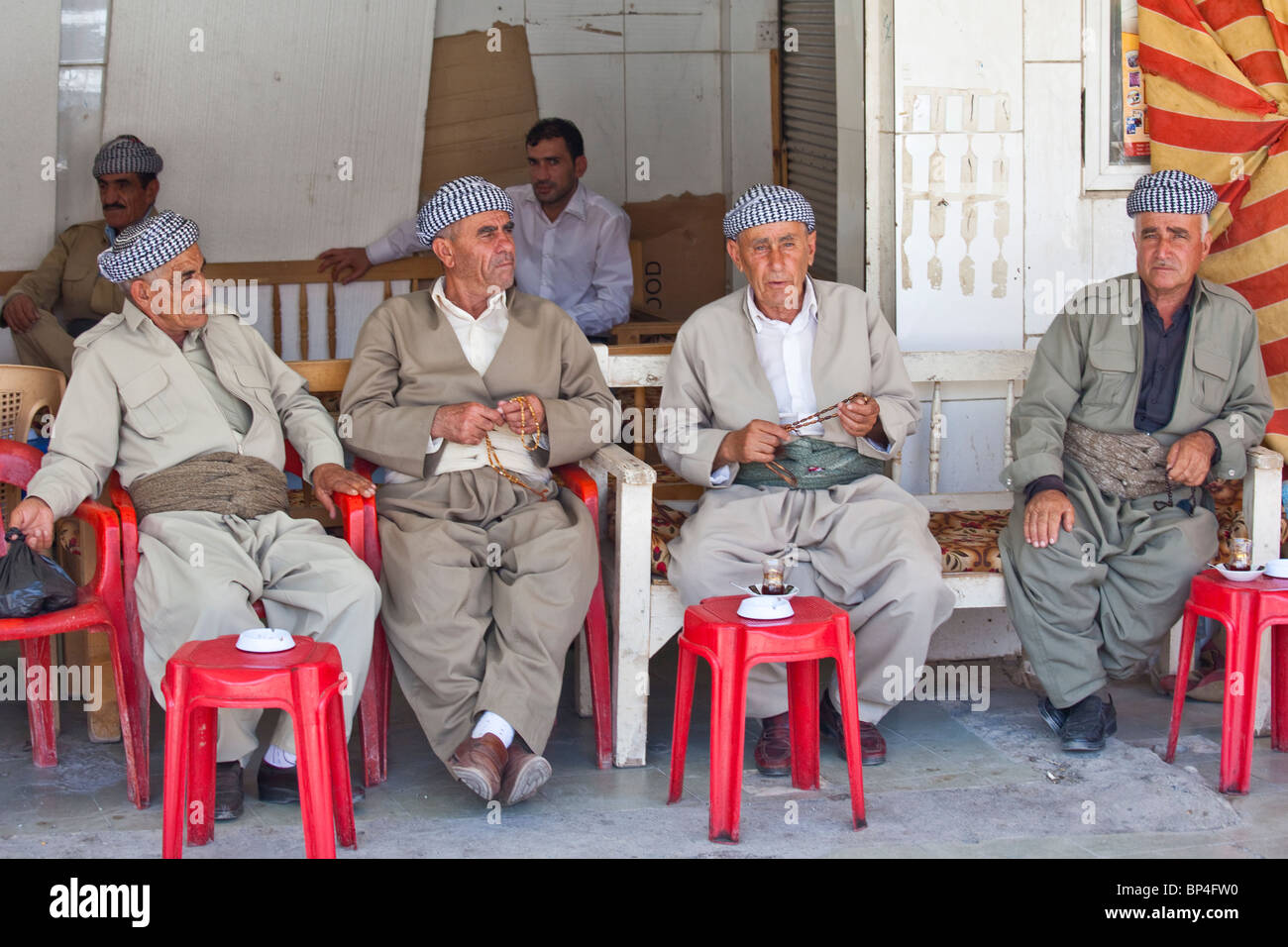 Elderly Kurdish Iraqi men at a teashop in Dohuk, Kurdistan, Iraq Stock ...