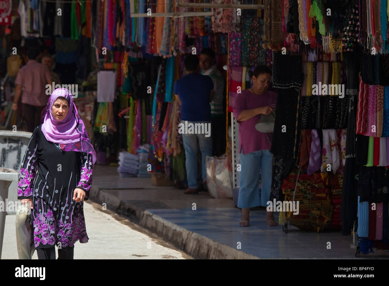 Iraqi woman hi-res stock photography and images - Alamy