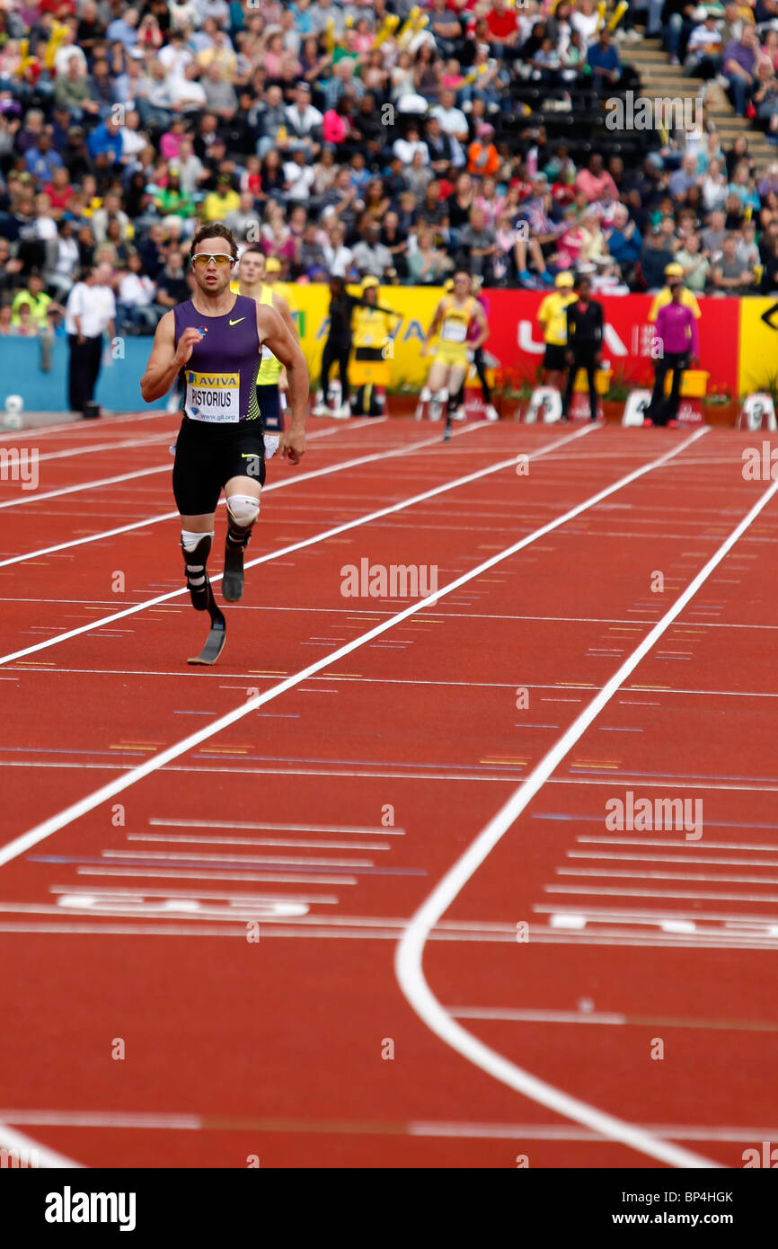 Oscar PISTORIUS breaking the 400m world record at Aviva London Grand ...