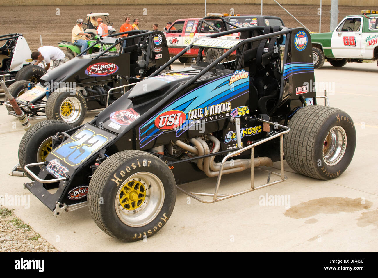 Simon Racing nonwinged Sprint cars. Dirt track at Eldora Speedway, New ...