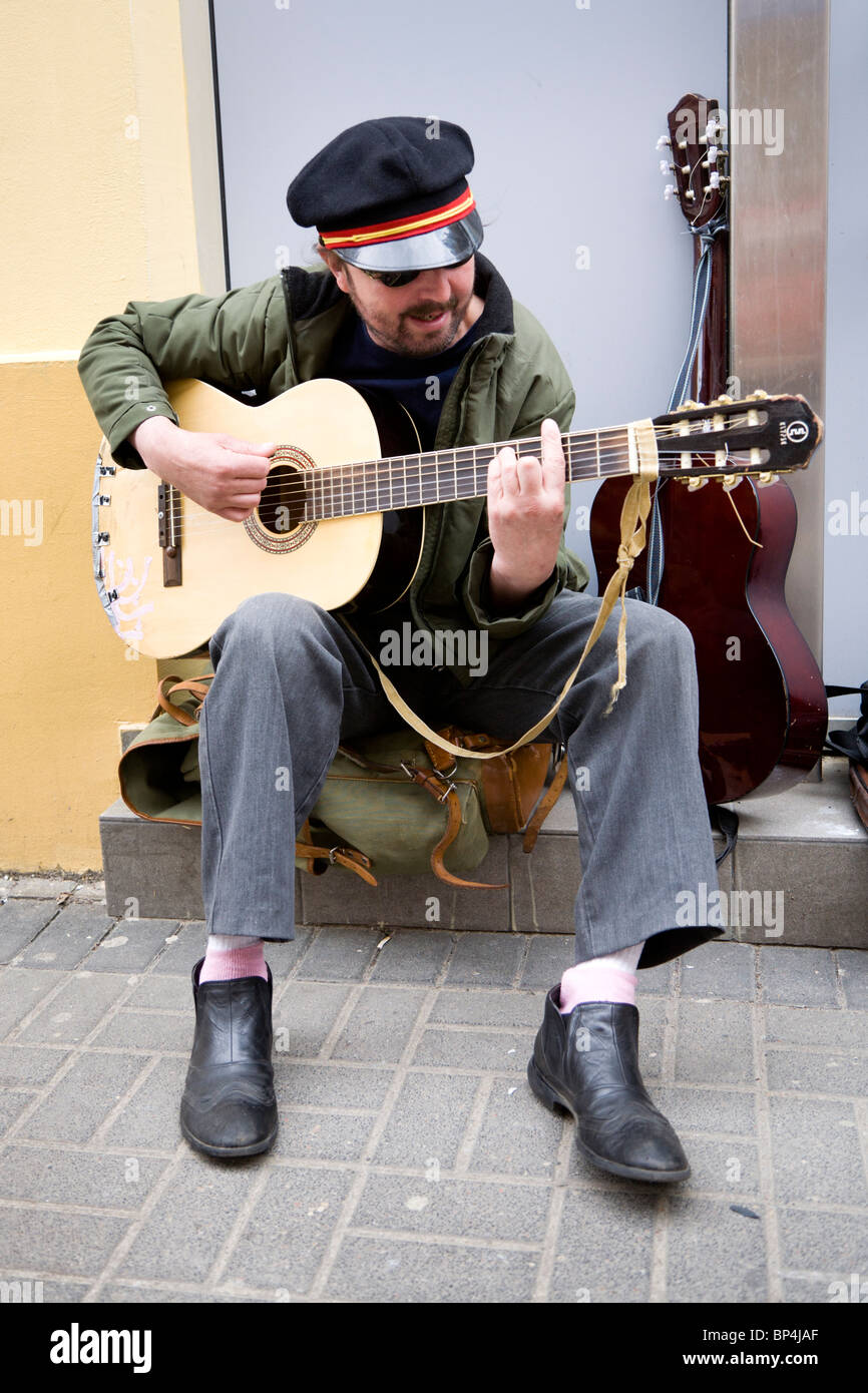 Guitar center acoustic guitars hi-res stock photography and images - Alamy