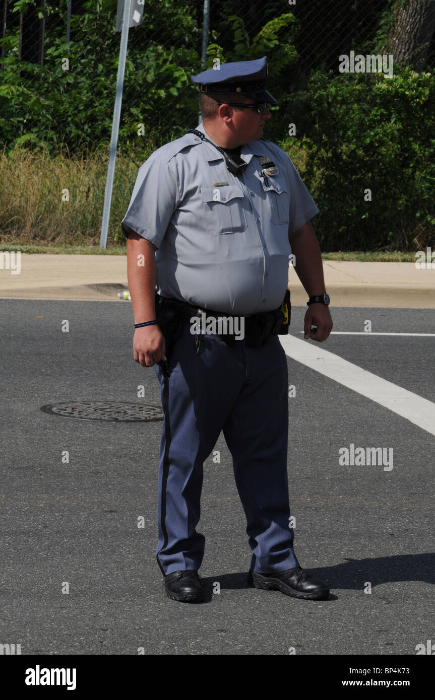 Portrait of a policeman hi-res stock photography and images - Alamy