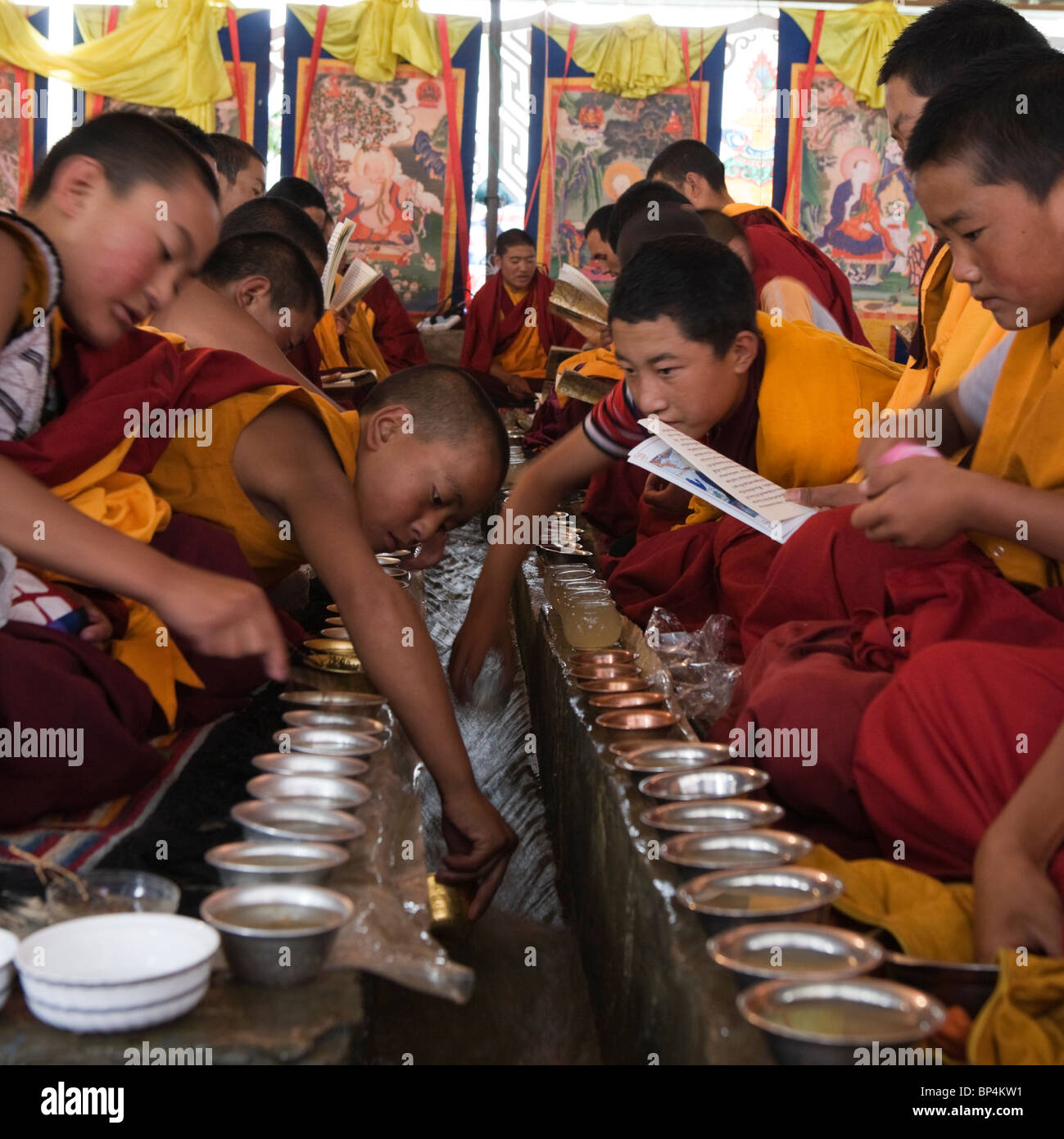 Traditional budhist dress hi-res stock photography and images - Alamy