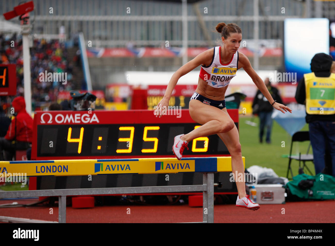 Womans steeplechase race hi-res stock photography and images - Alamy