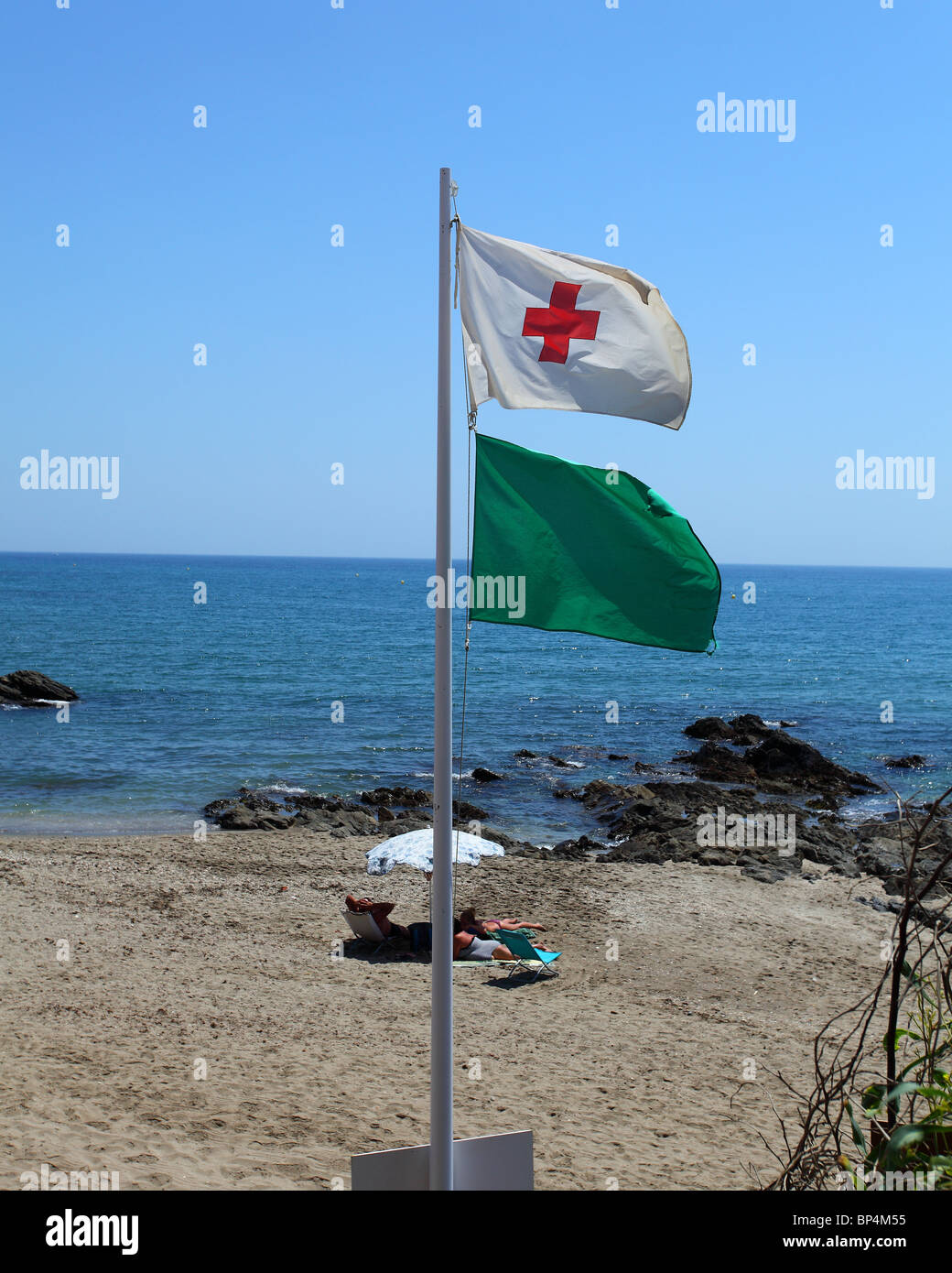 Safe to swim flags hi-res stock photography and images - Alamy