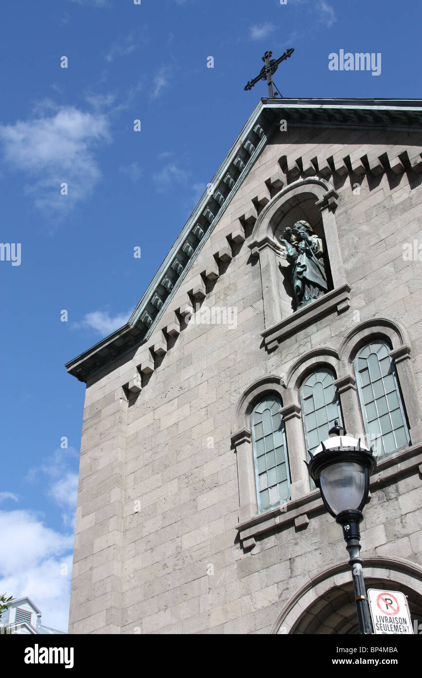 church roof blue sky Stock Photo - Alamy