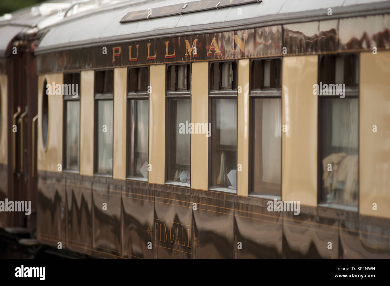 Pullman railway coach hi-res stock photography and images - Alamy