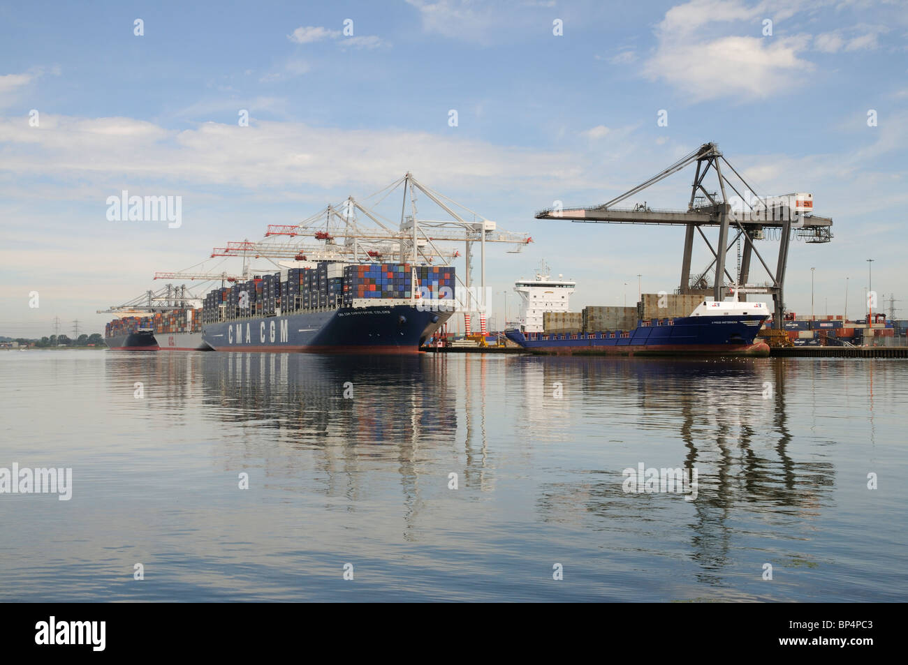 Associated british ports southampton hi-res stock photography and ...