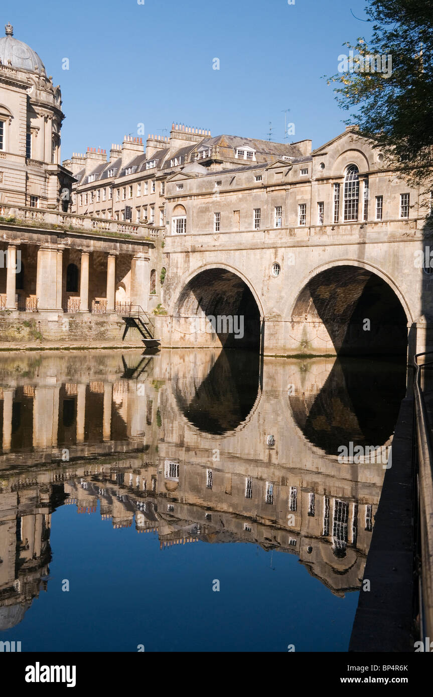 Pulteney Bridge over the Bristol Avon River Bath Somerset England UK ...