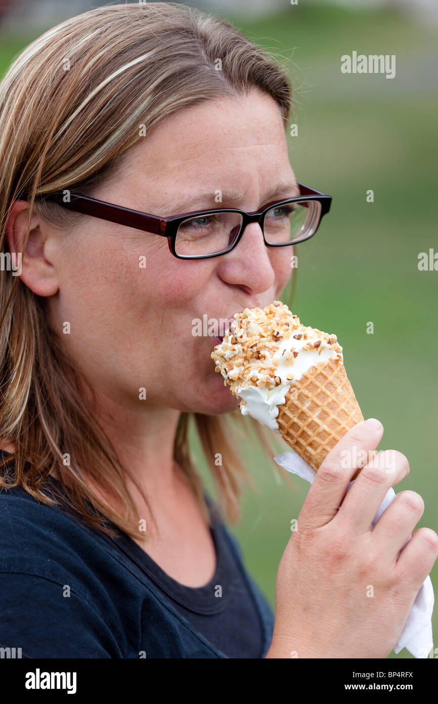 Food satisfied expression hi-res stock photography and images - Alamy