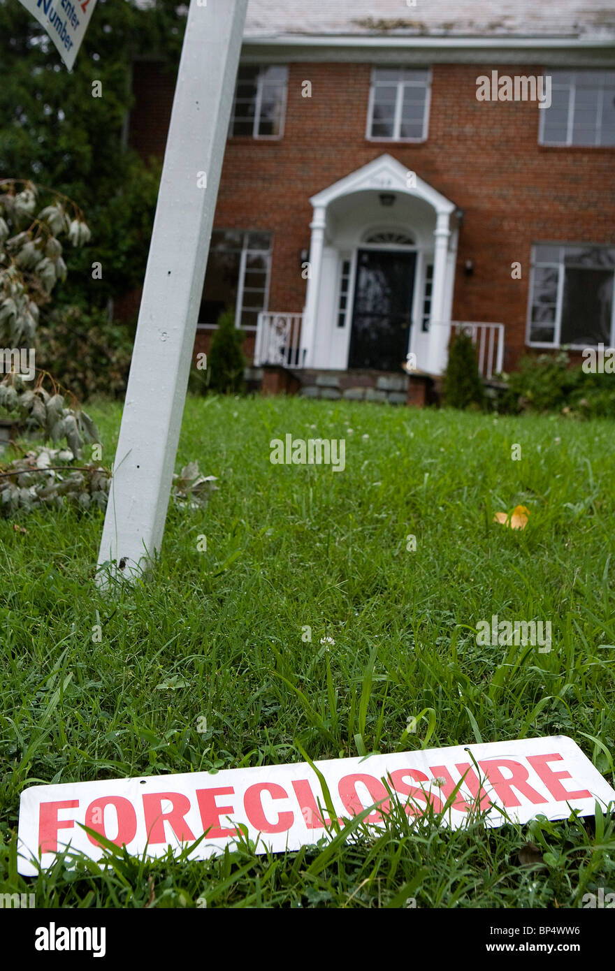 A foreclosed home Stock Photo - Alamy