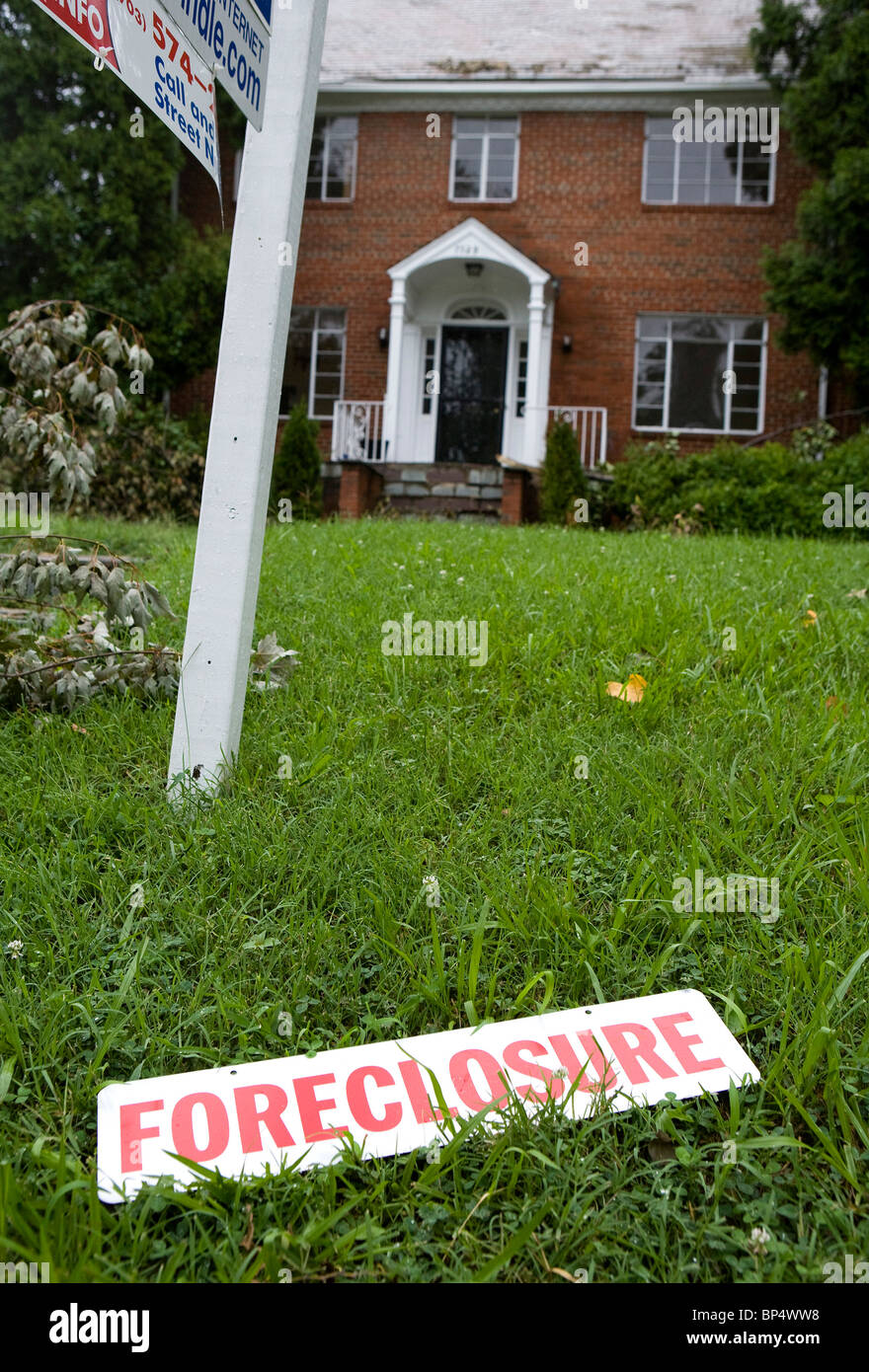 Foreclosed house hi-res stock photography and images - Alamy